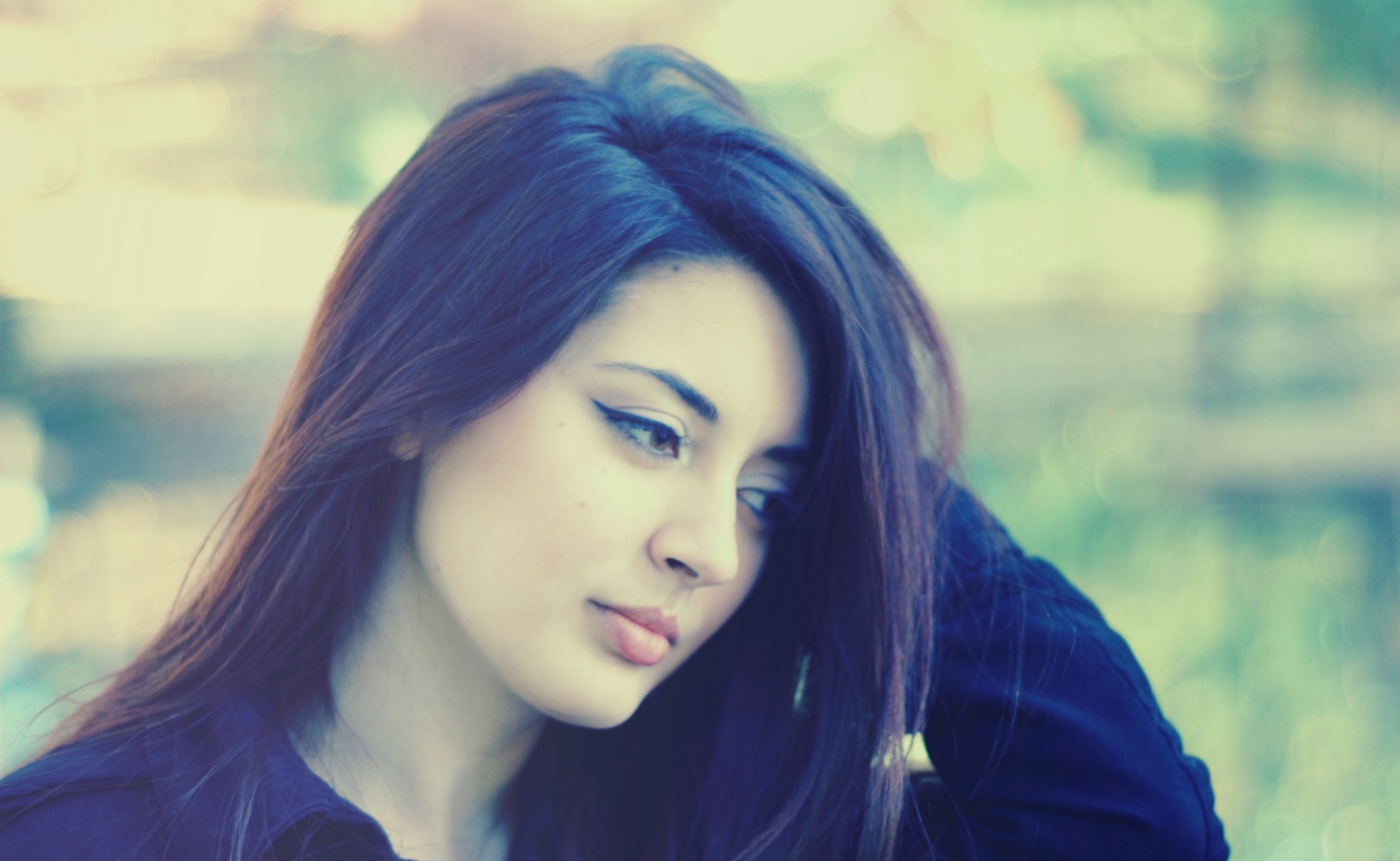 Download Woman Face HD Wallpaper