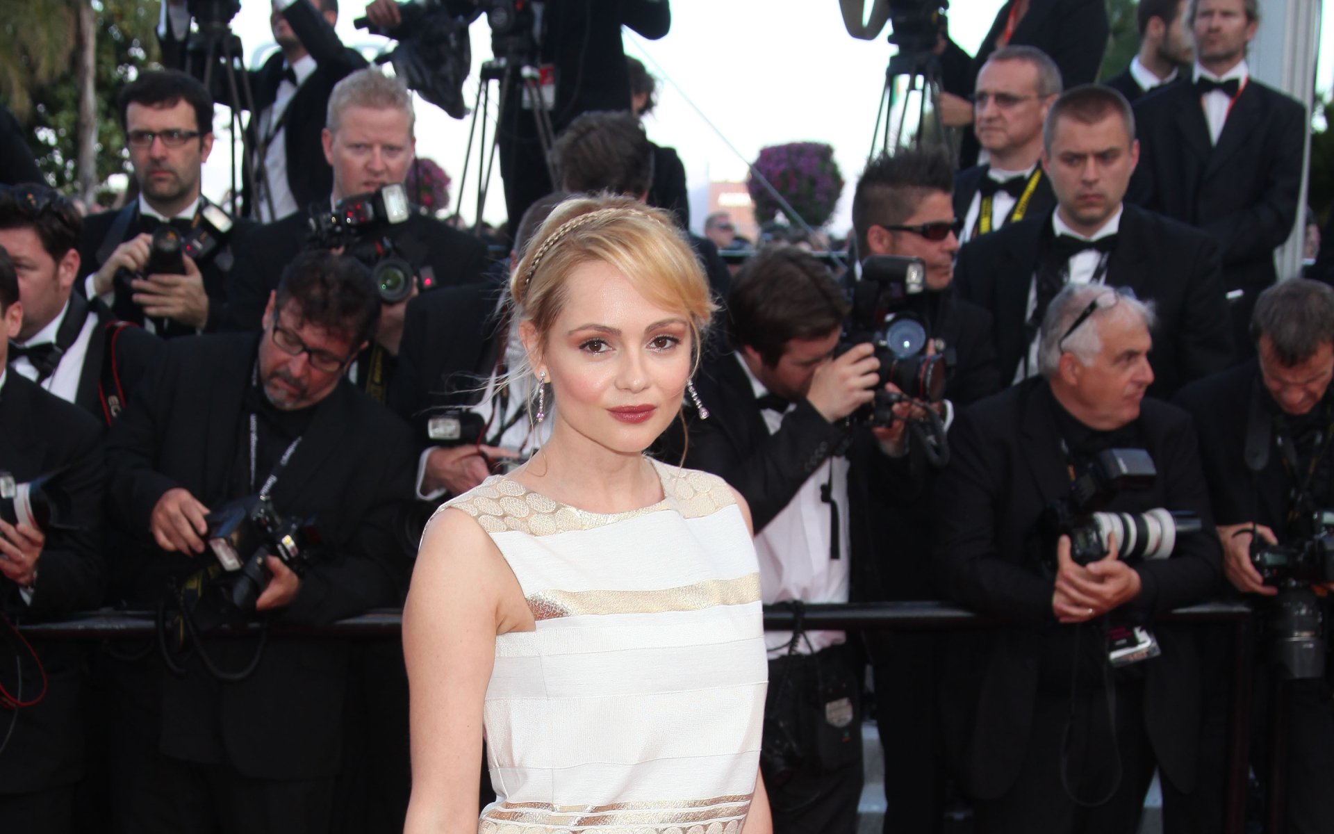 Download French Actress Woman Beatrice Rosen HD Wallpaper