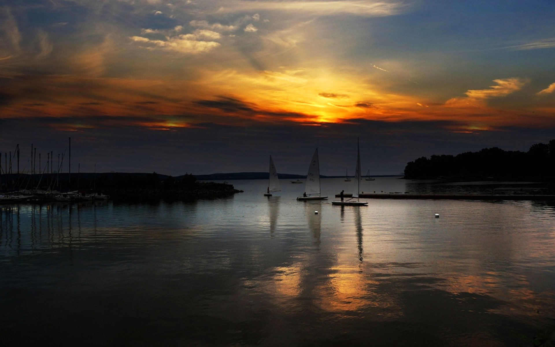 HD Sunset Serenity: Capturing Nature's Golden Hour Photography