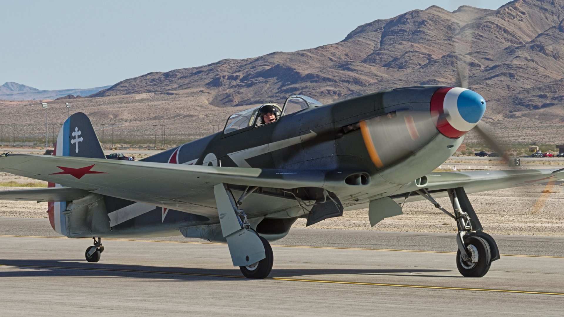 HD Military Yakovlev Yak-3: Iconic WWII Fighter Jet in Action