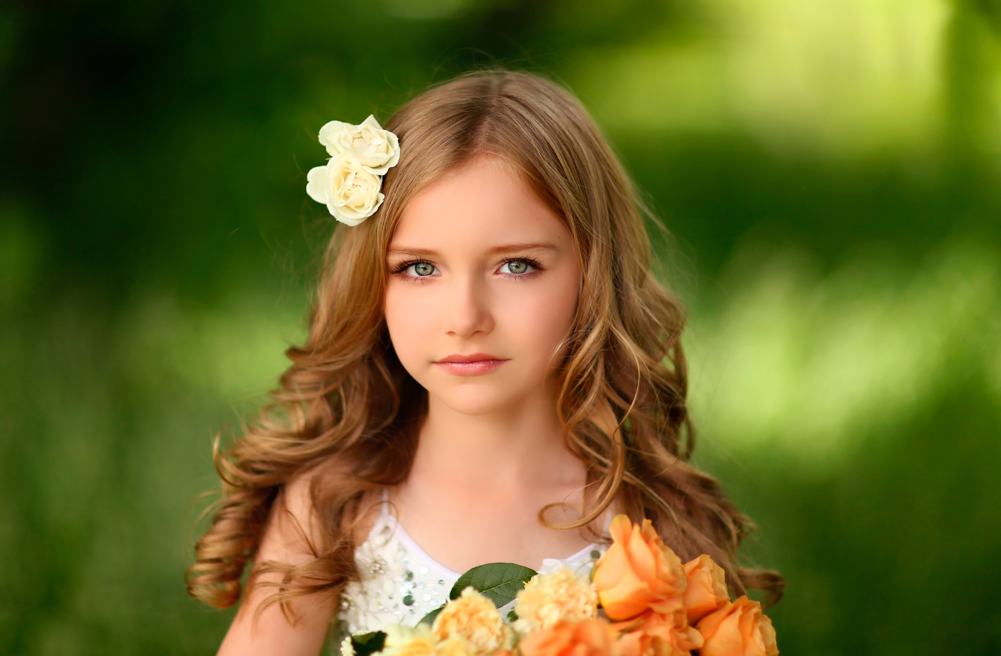 Charming Child Portrait: HD Wallpaper of Natural Beauty