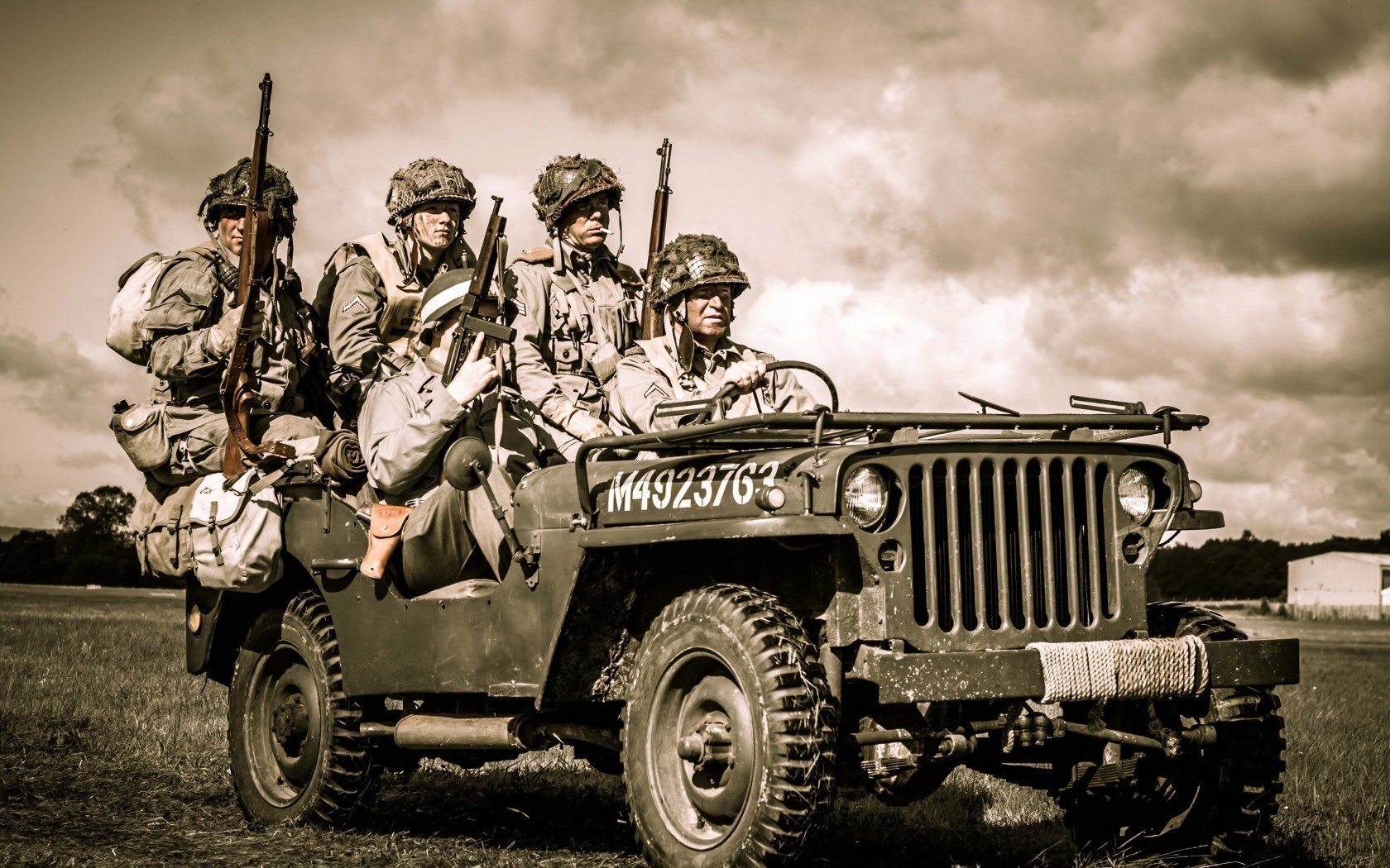 HD Military Valor: Soldiers in Action | 1680x1050 | Wallpaper Abyss