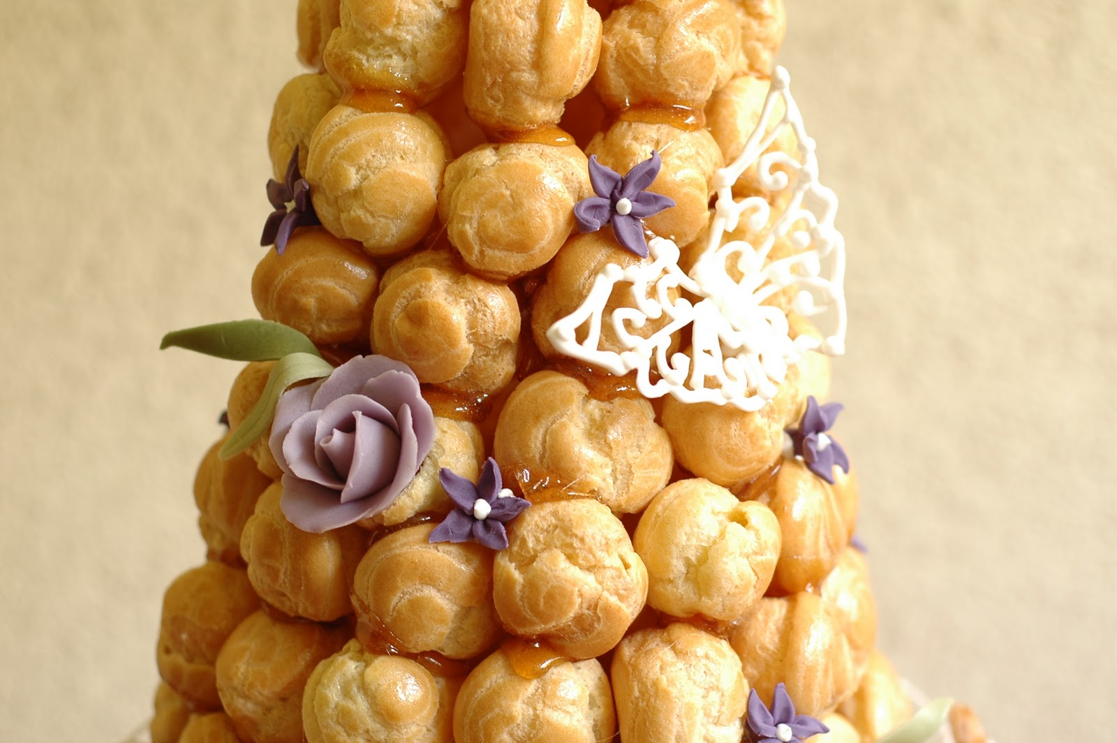 Download Food Croquembouche Wallpaper