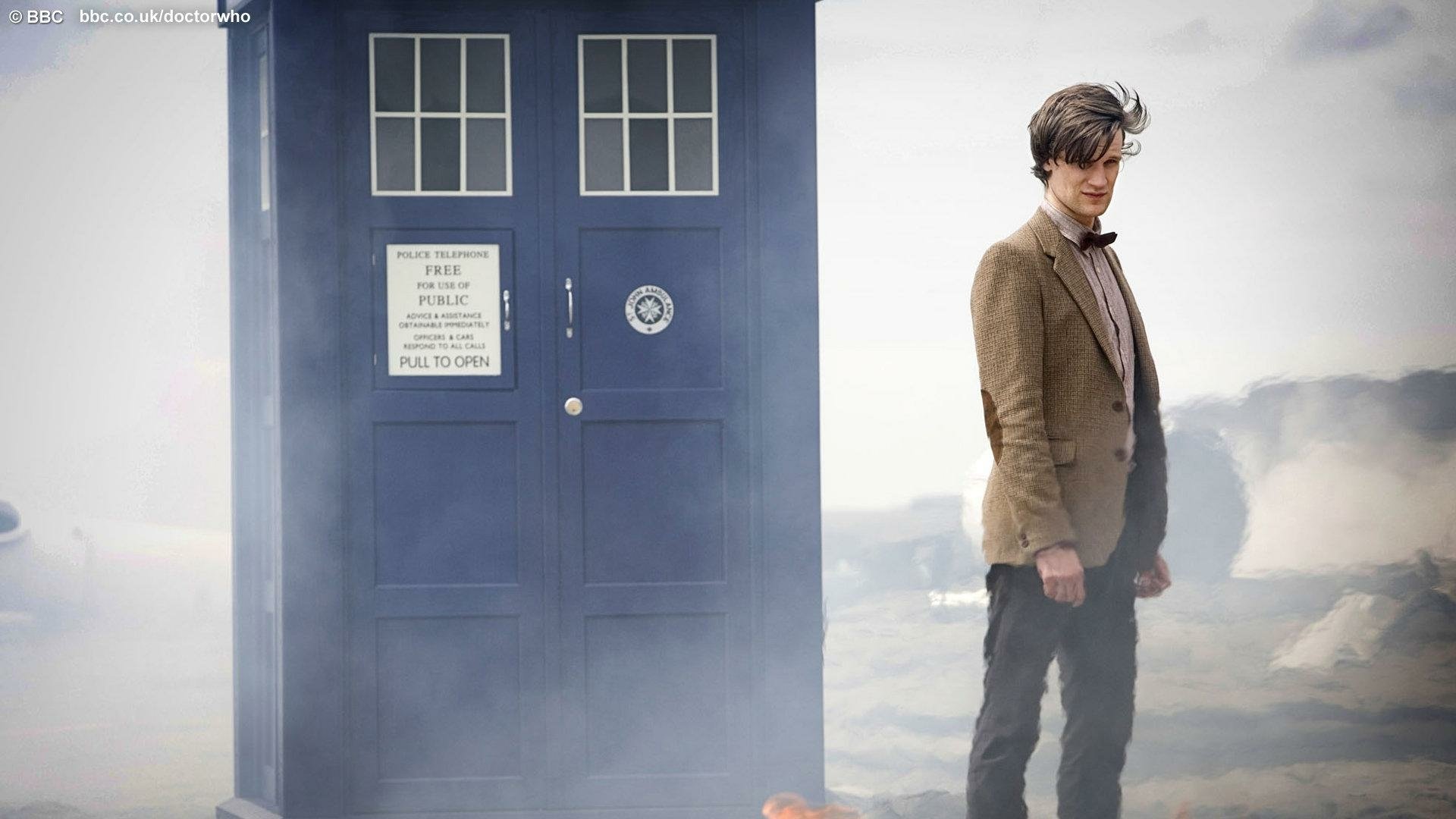 Doctor Who (2005) HD Wallpaper: Iconic TARDIS & Eleventh Doctor Scene