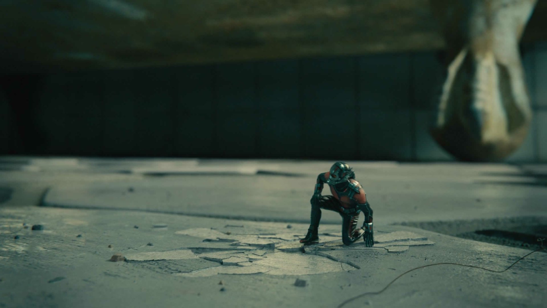Ant-Man HD Wallpaper: A Hero in a Miniature World