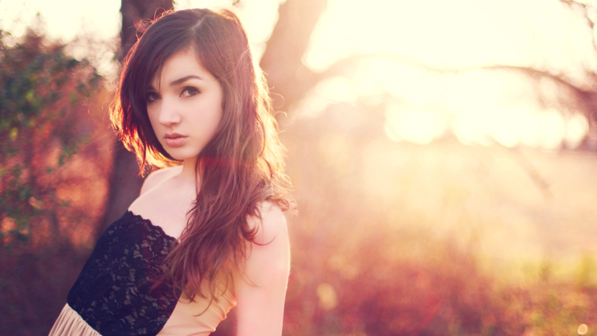 Download Woman Model HD Wallpaper