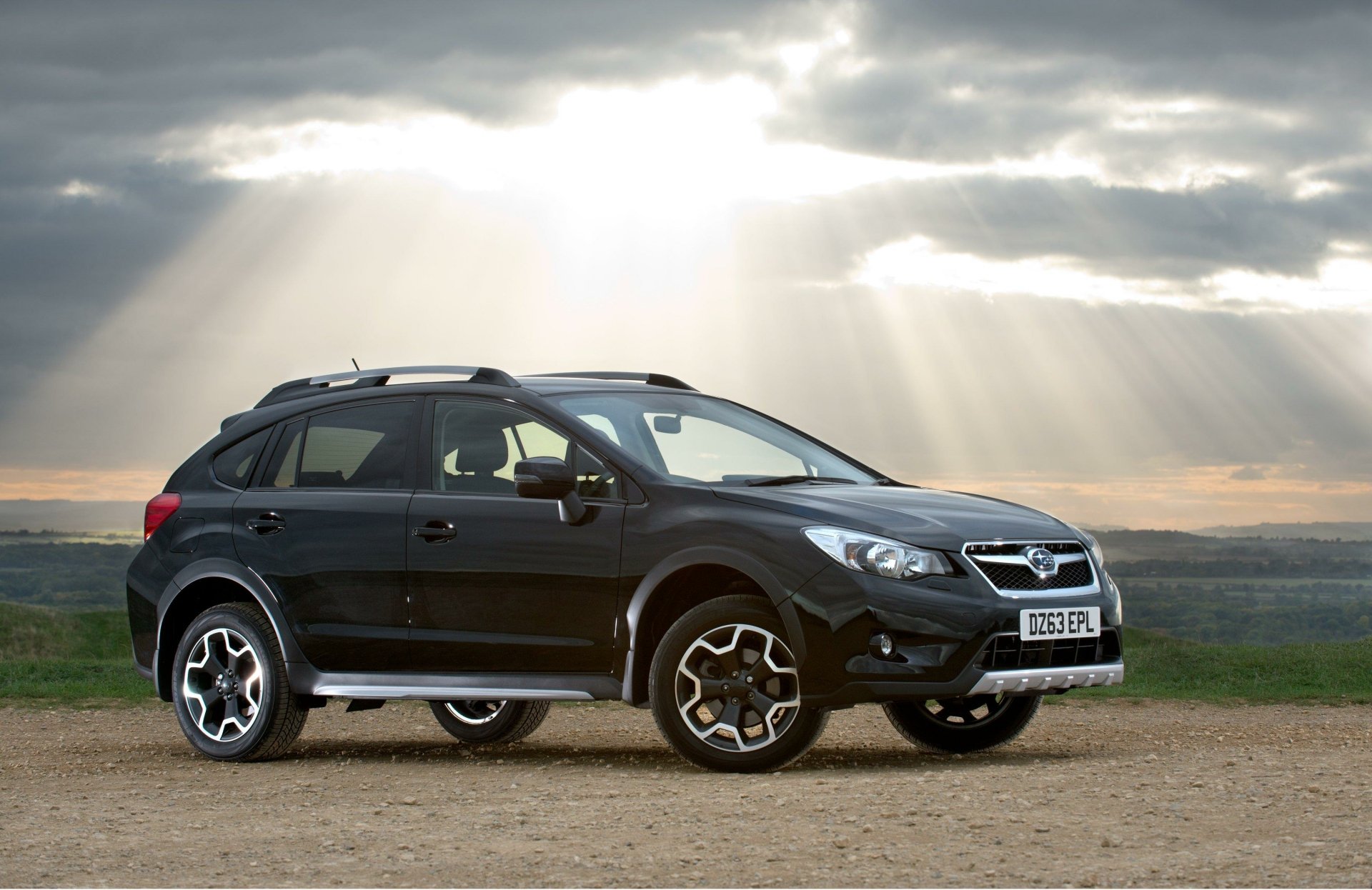 Subaru Crosstrek HD Wallpaper - Rugged Elegance Under Majestic Skies