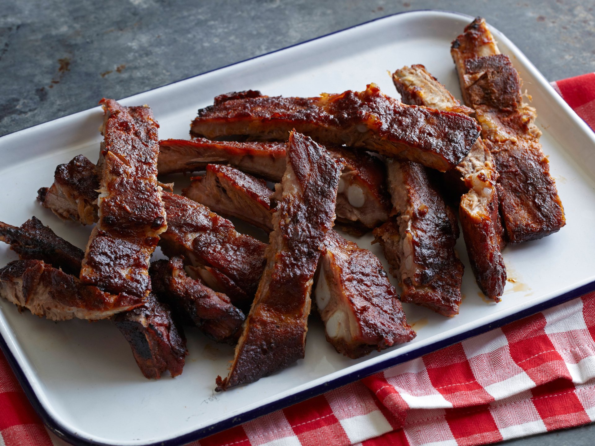 5K Ultra HD Smoky Barbecue Ribs | 6230x4673 | Wallpaper Abyss