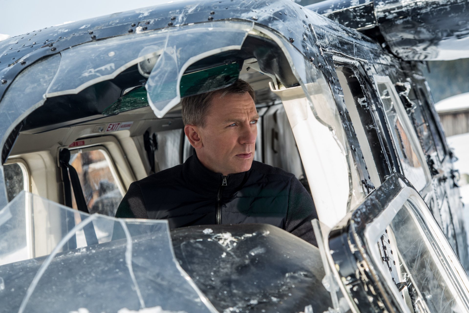 James Bond Spectre 4K Ultra HD Wallpaper – Daniel Craig in Action