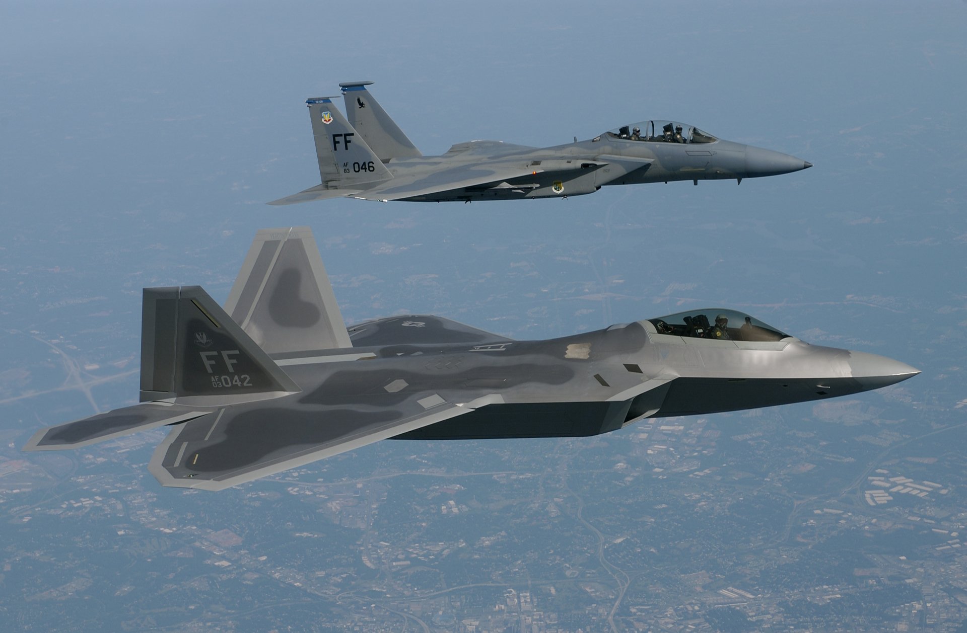 Stunning HD Wallpaper of the Lockheed Martin F-22 Raptor Jet Fighter