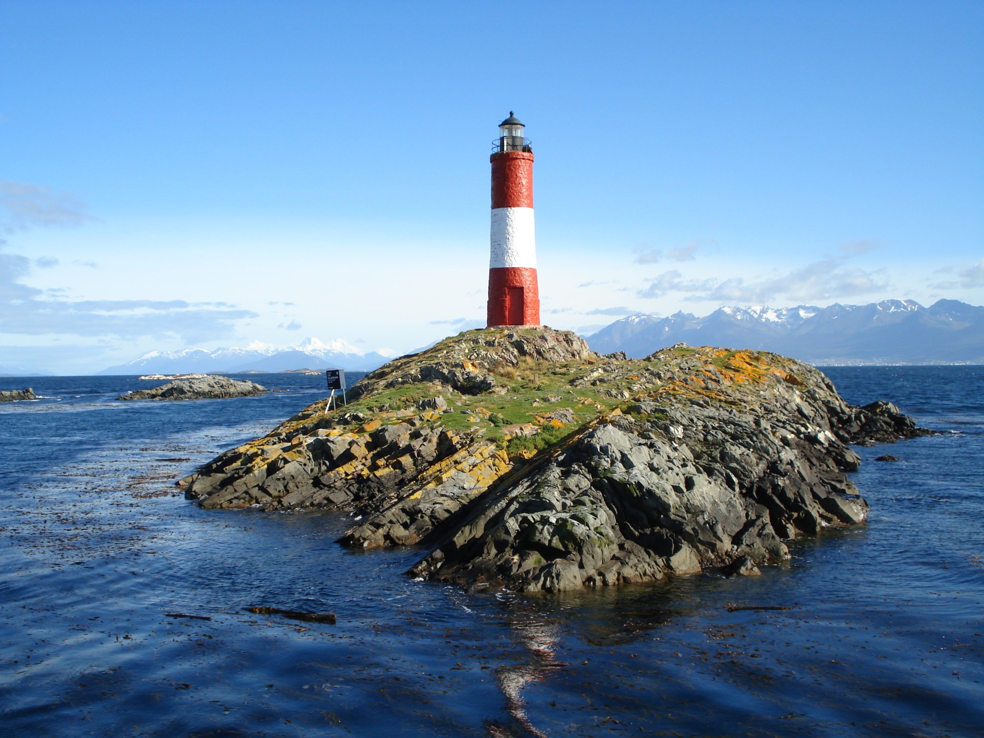 Download Man Made Lighthouse HD Wallpaper | 3072x2304 | Wallpaper Abyss