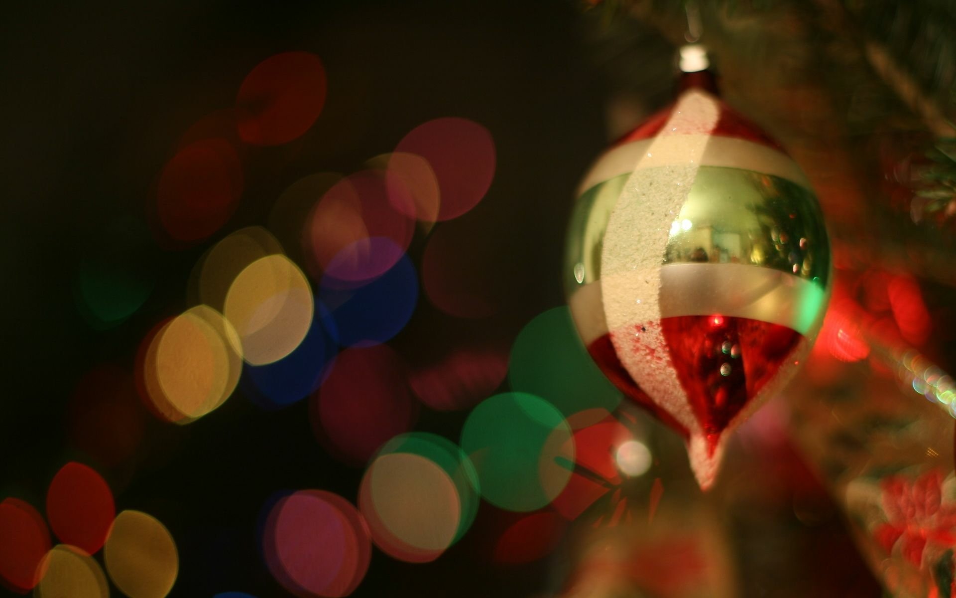 Download Christmas Ornaments Holiday Christmas HD Wallpaper | 1920x1200 ...