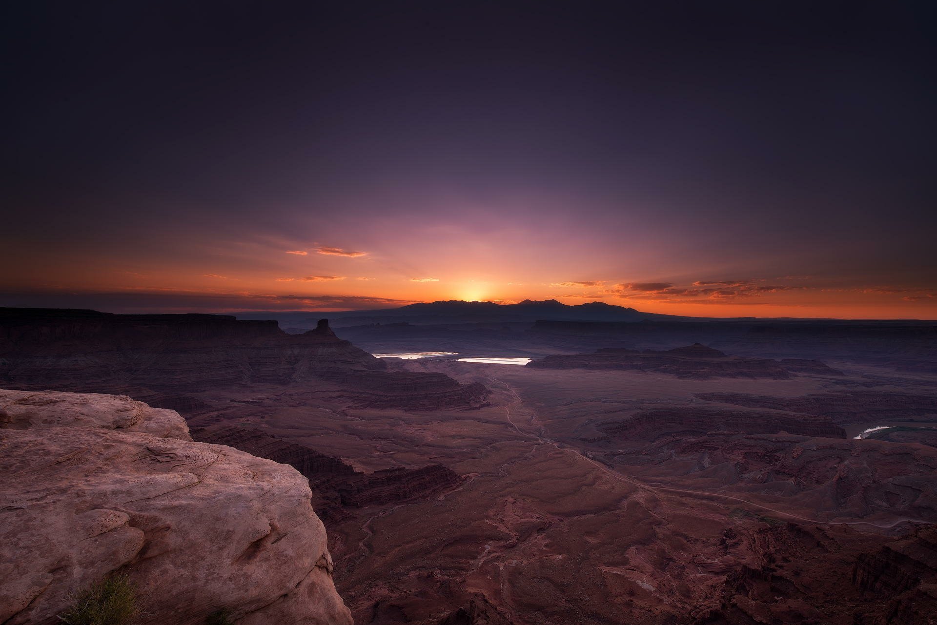 Canyon Dawn: HD Sunrise Landscape Wallpaper | 1920x1282 | Wallpaper Abyss