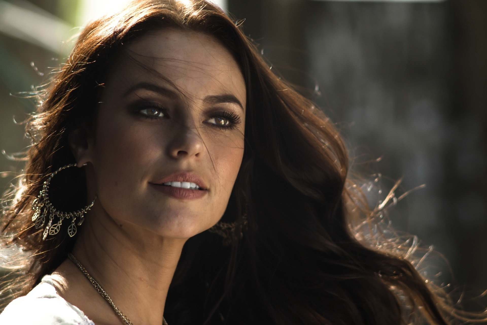 Stunning Brazilian Brunette Model Paola Oliveira in 4K Ultra HD Elegance