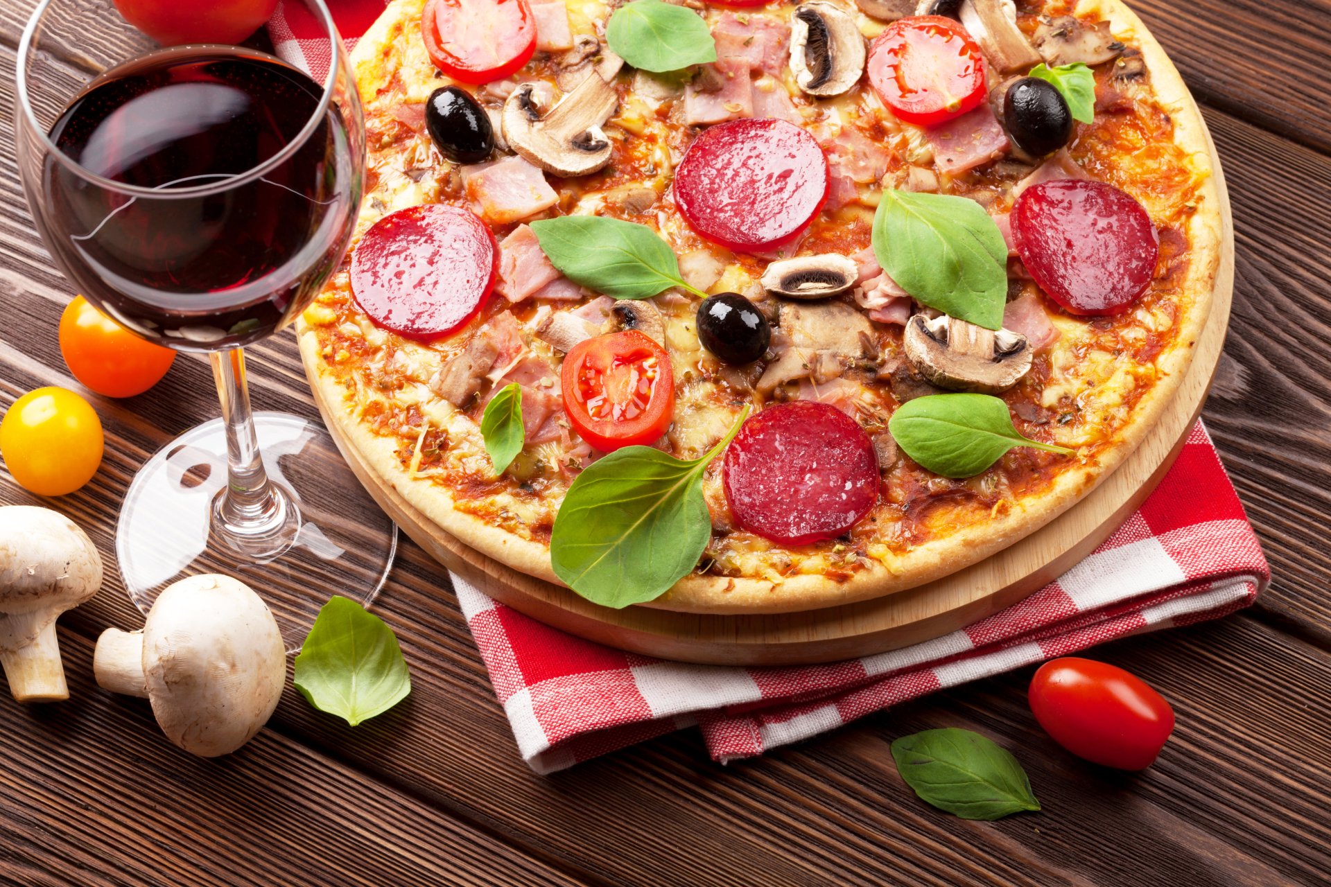 Download Mushroom Wine Glass Food Pizza 4k Ultra HD Wallpaper ...