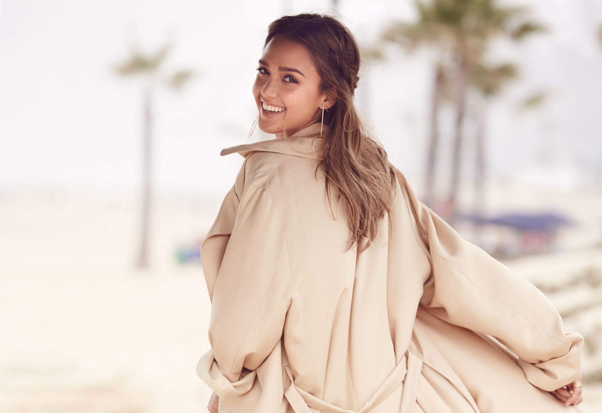 Jessica Alba 4k Ultra Hd Radiant Brunette Smile And Brown Eyes Glamour