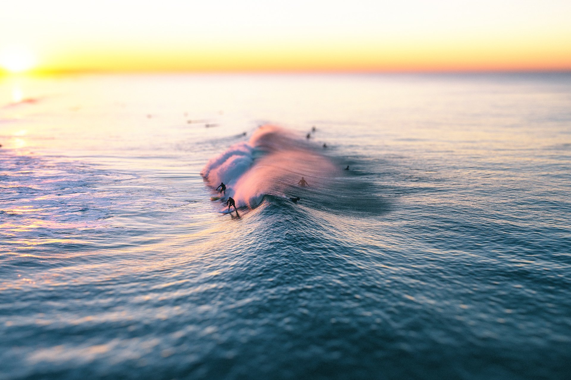 Tilt-Shift Surf: Miniature Ocean Wave HD Wallpaper | 1920x1278 ...