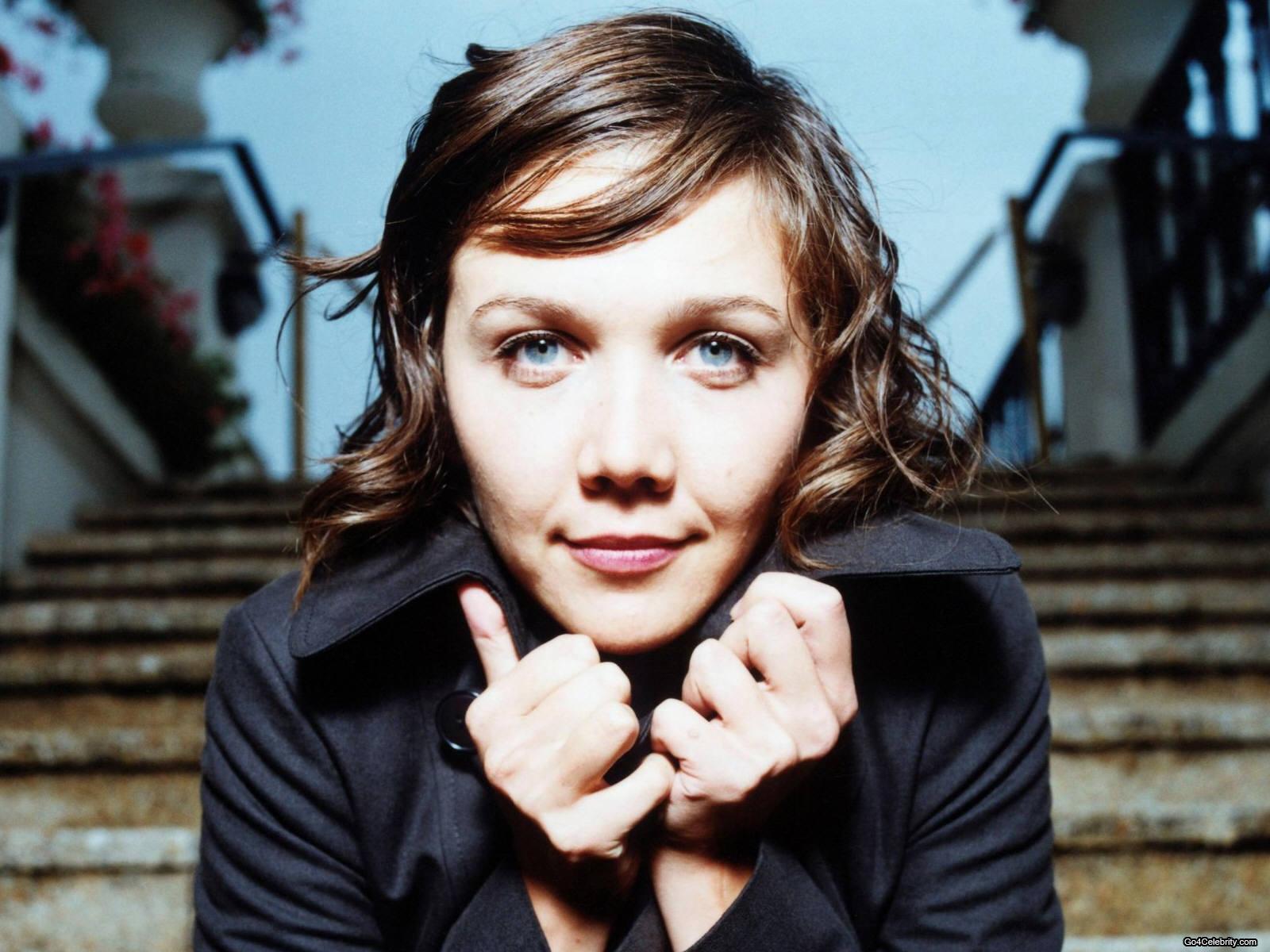 Download Celebrity Maggie Gyllenhaal Wallpaper