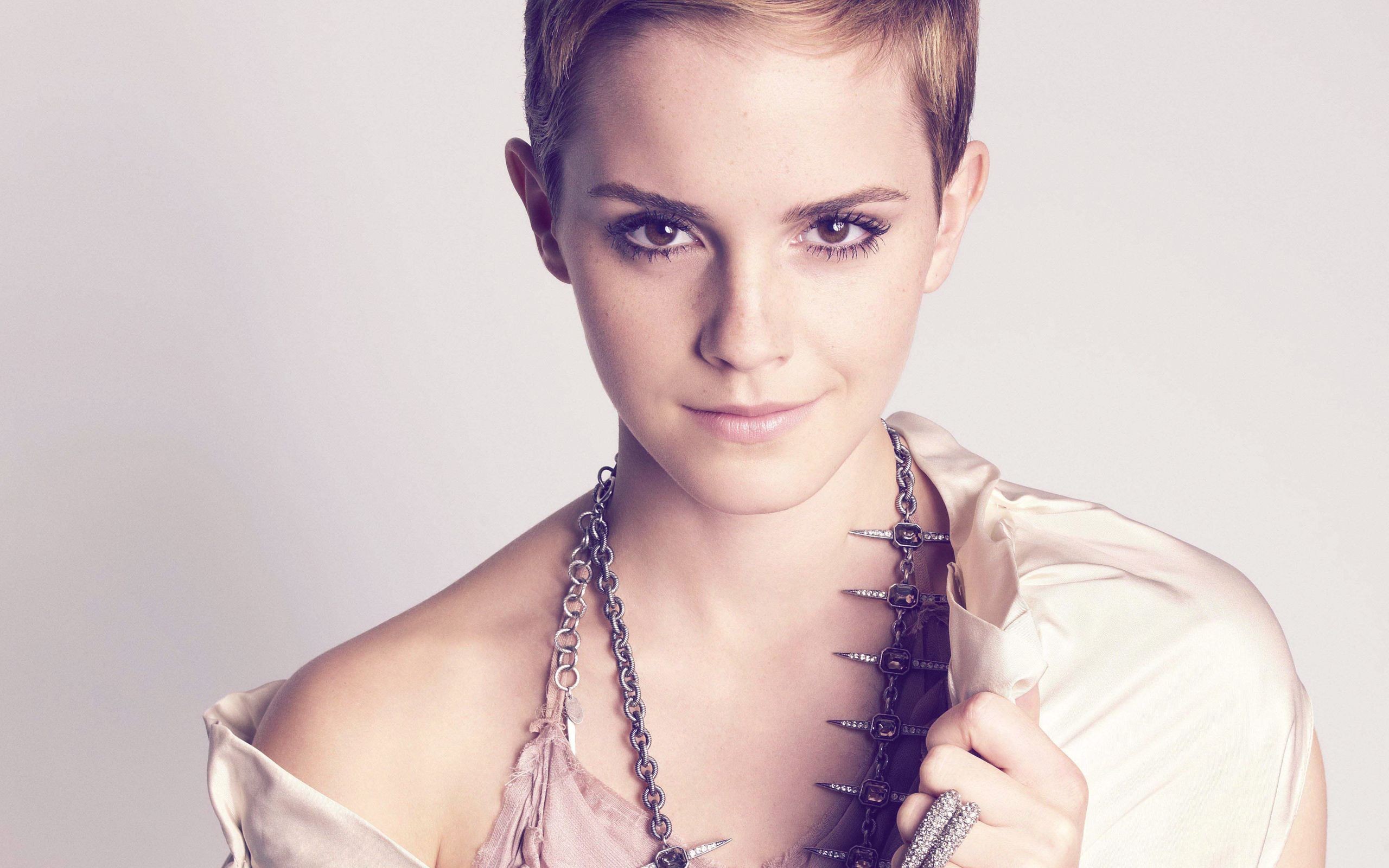 Emma Watson HD Celebrity Portrait Wallpaper