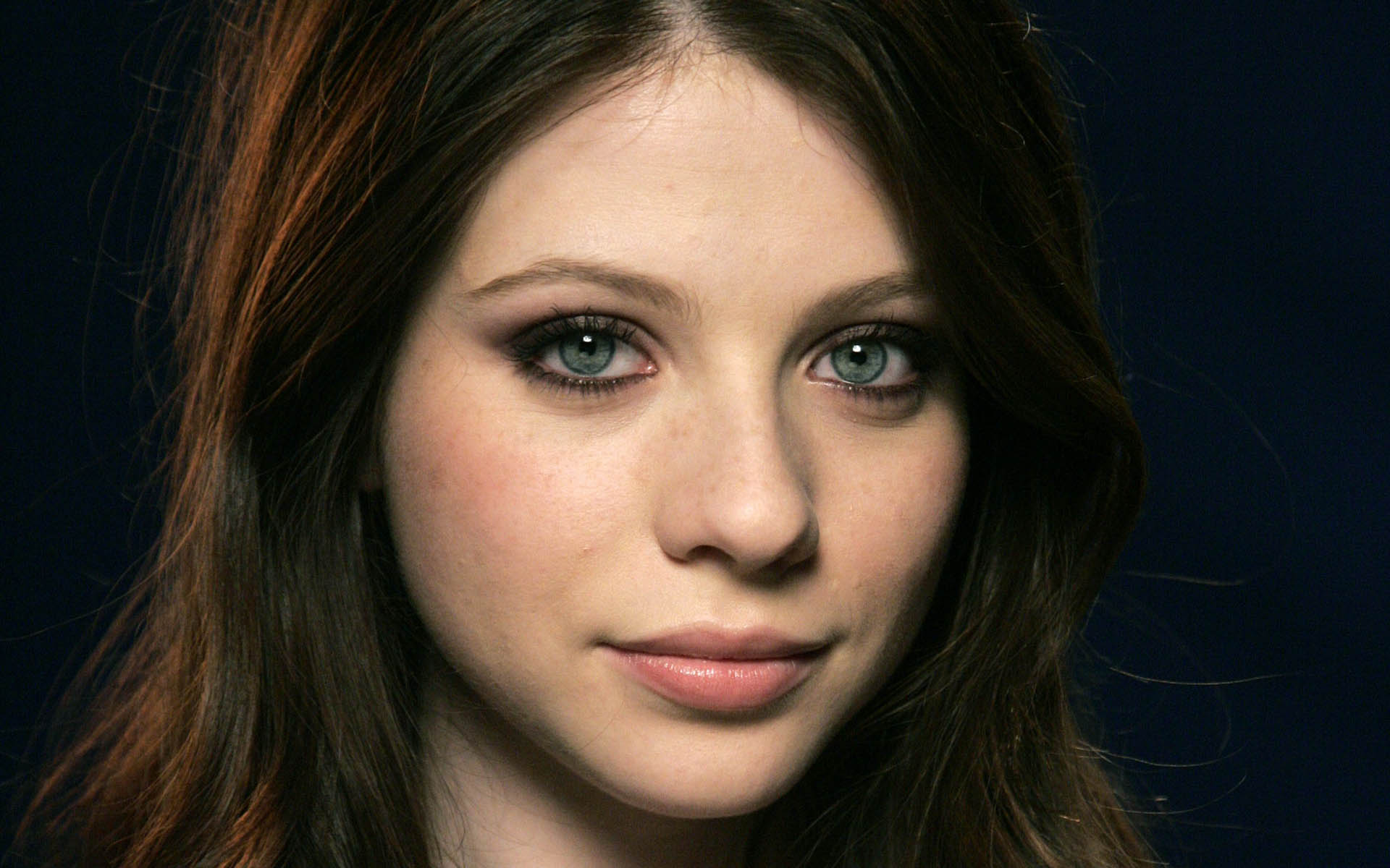 Download Celebrity Michelle Trachtenberg HD Wallpaper
