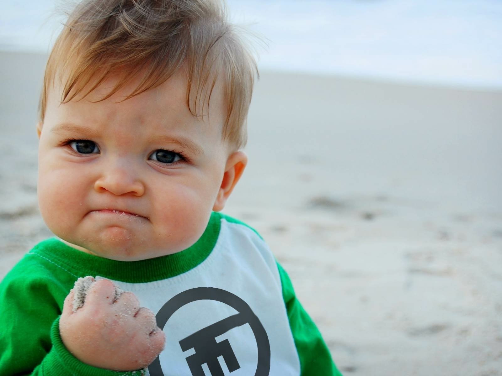 Download Photography Child Baby Beach Victory Wallpaper