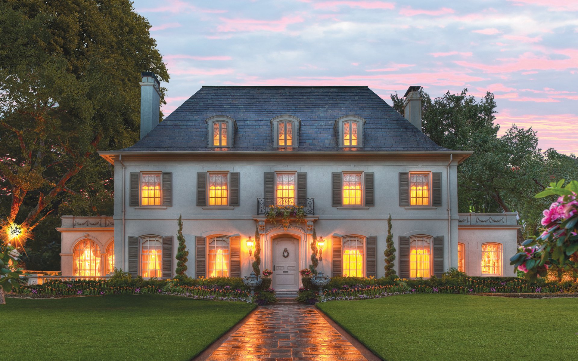 Elegant Mansion Glow: Stunning HD Lighted House Wallpaper | 2560x1600 ...