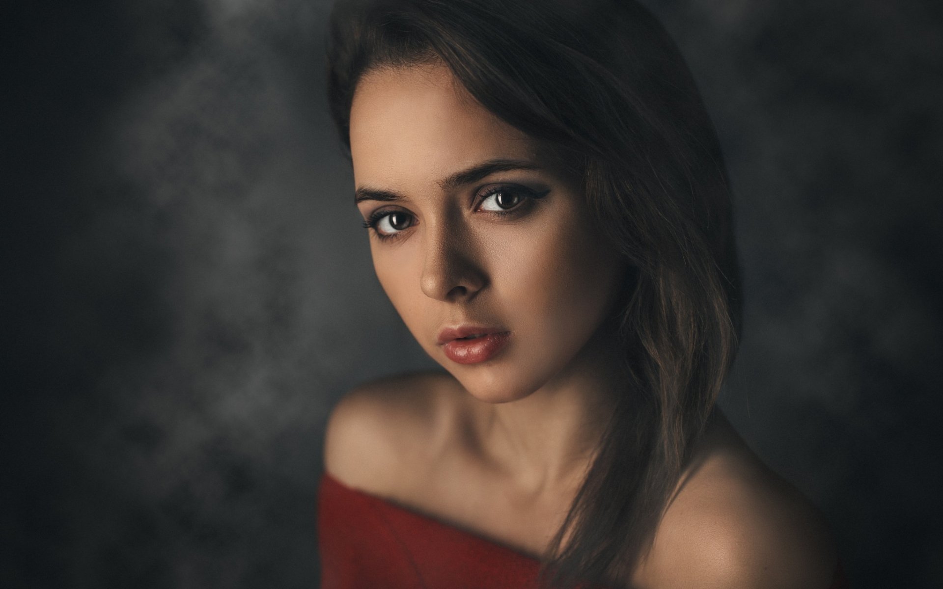 Download Brown Eyes Brunette Model Woman Face HD Wallpaper