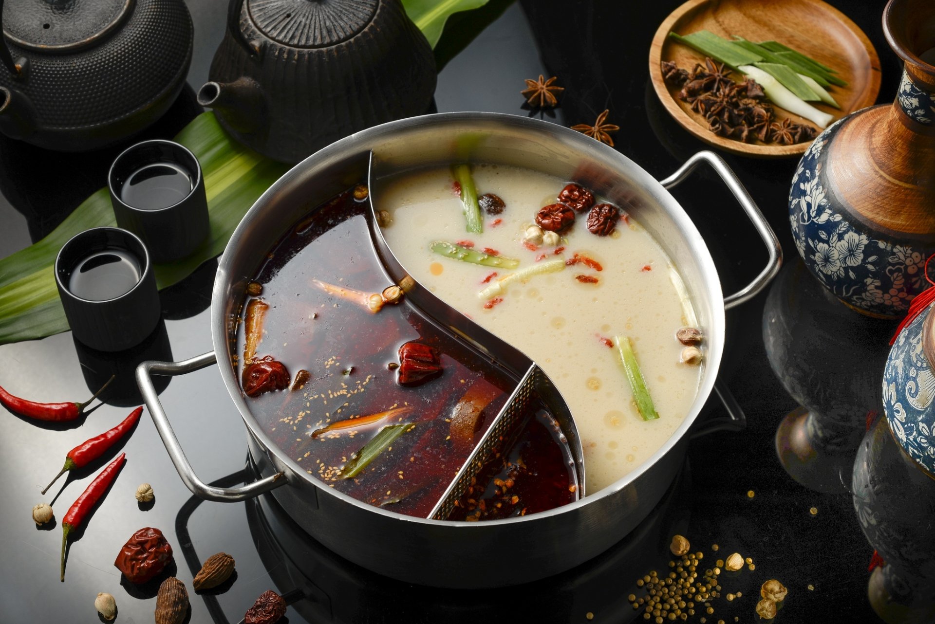 Yin-Yang Hot Pot — HD Still-Life Soup Wallpaper | 2048x1367 | Wallpaper ...