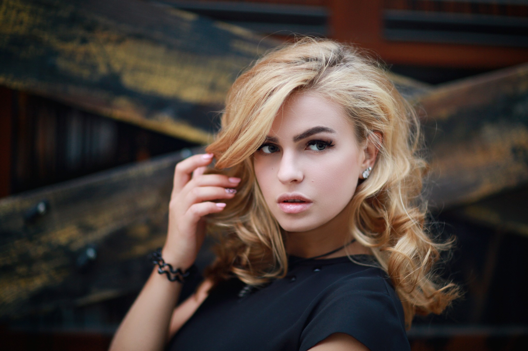 Download Blonde Model Woman Face Hd Wallpaper