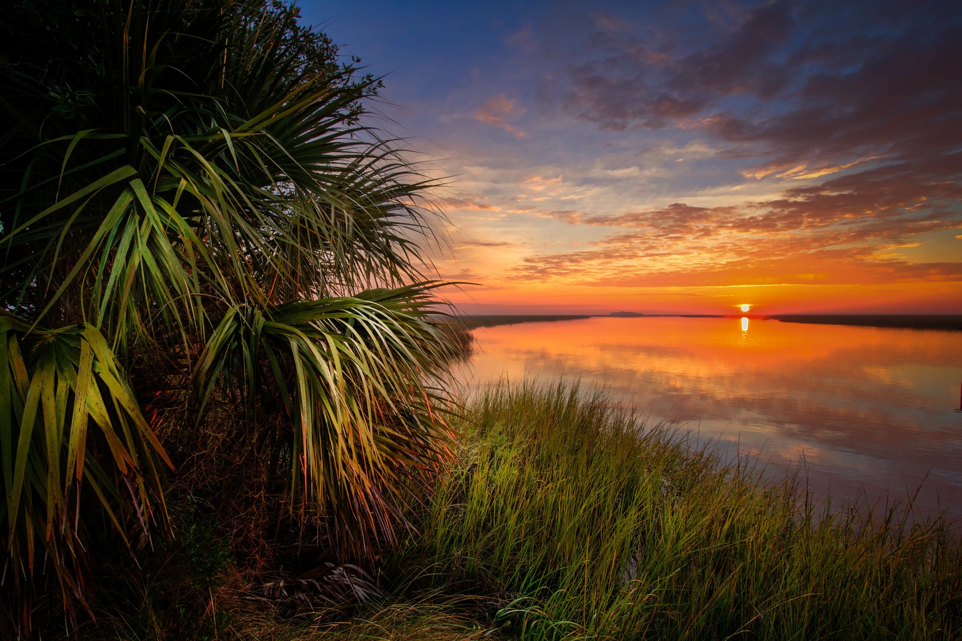 4K Ultra HD Sunset Horizon Over Tranquil Lake and Tree | 5018x3345 ...