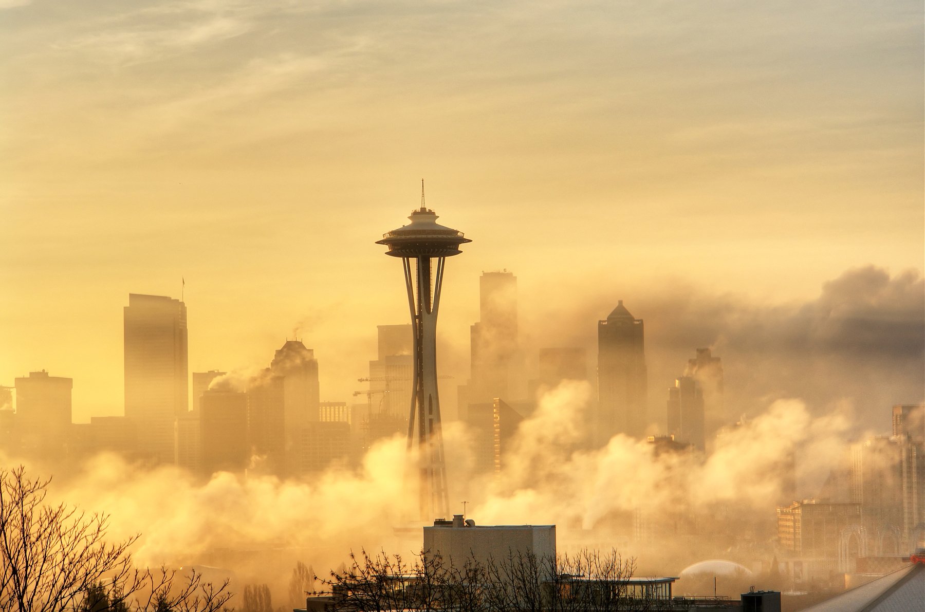Seattle Space Needle Amidst City Fog - HD Wallpaper by David Hogan