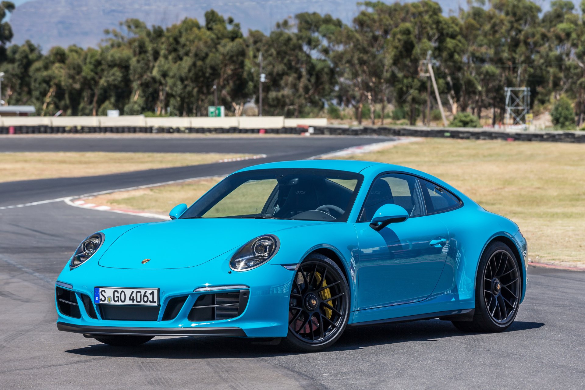 Porsche 911 Carrera in Stunning 4K Ultra HD Wallpaper – Iconic Sports ...