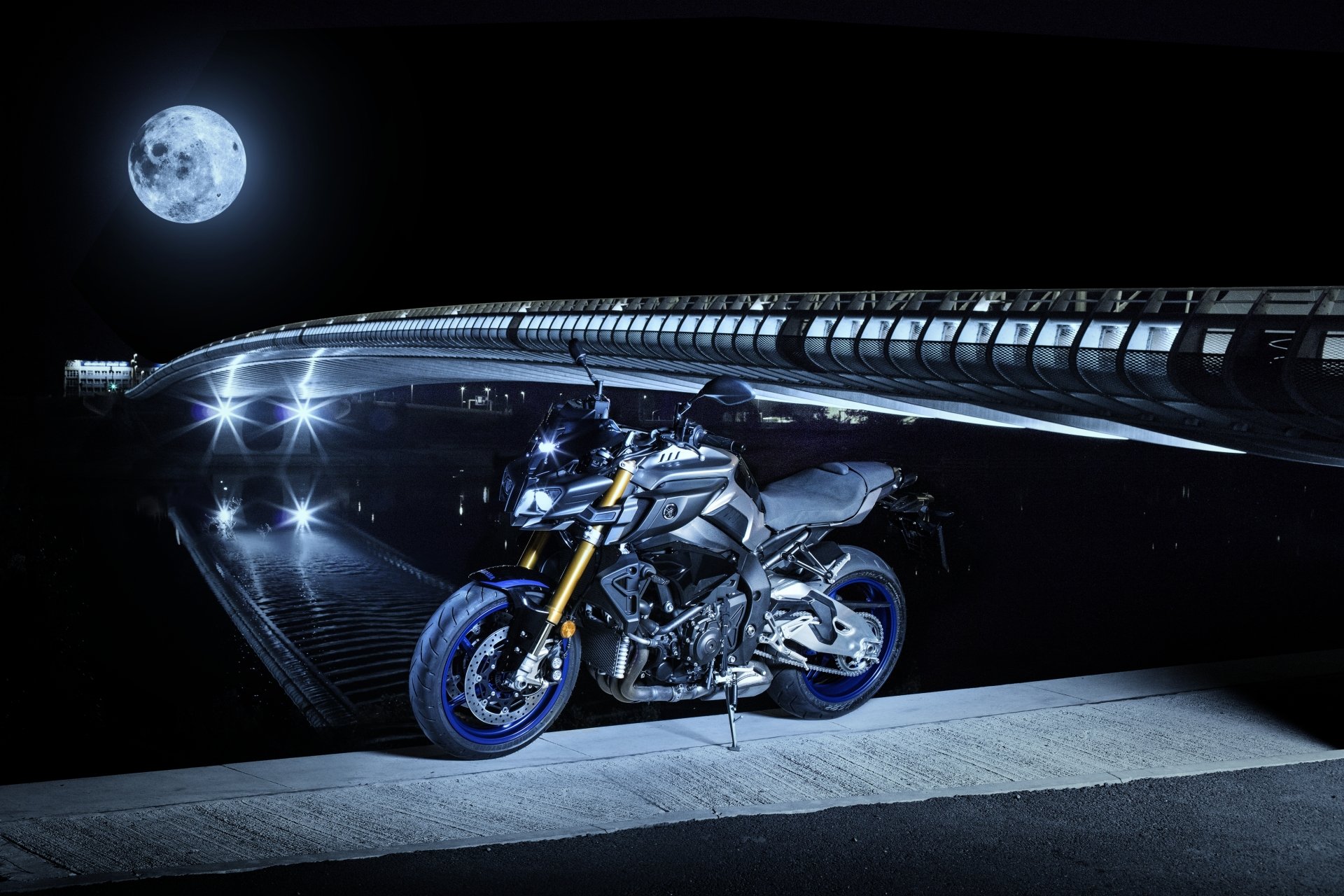 Yamaha MT-10 Night Ride – 4K Ultra HD Motorcycle Wallpaper