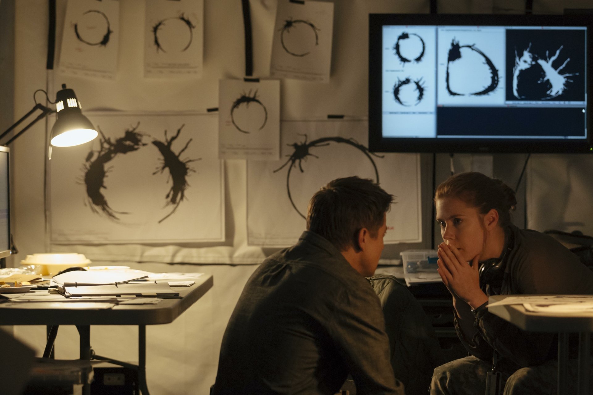 Download Jeremy Renner Amy Adams Arrival (Movie) Movie Arrival 4k Ultra ...