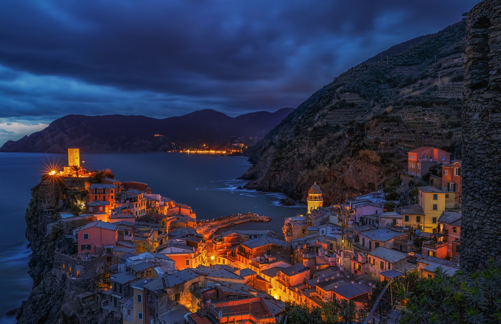 Vernazza Nights: Enchanting Coastal Village of Cinque Terre, Italy HD ...