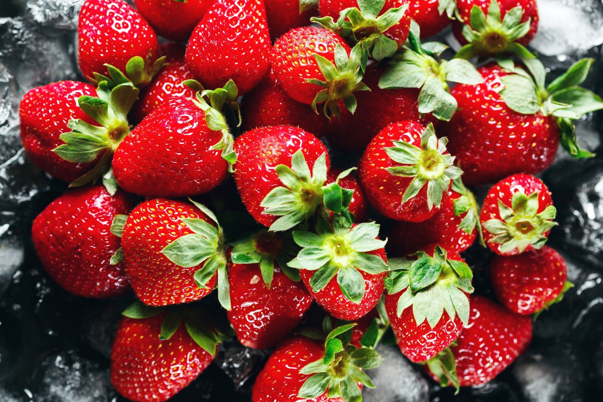 Download Fruit Berry Food Strawberry 4k Ultra HD Wallpaper