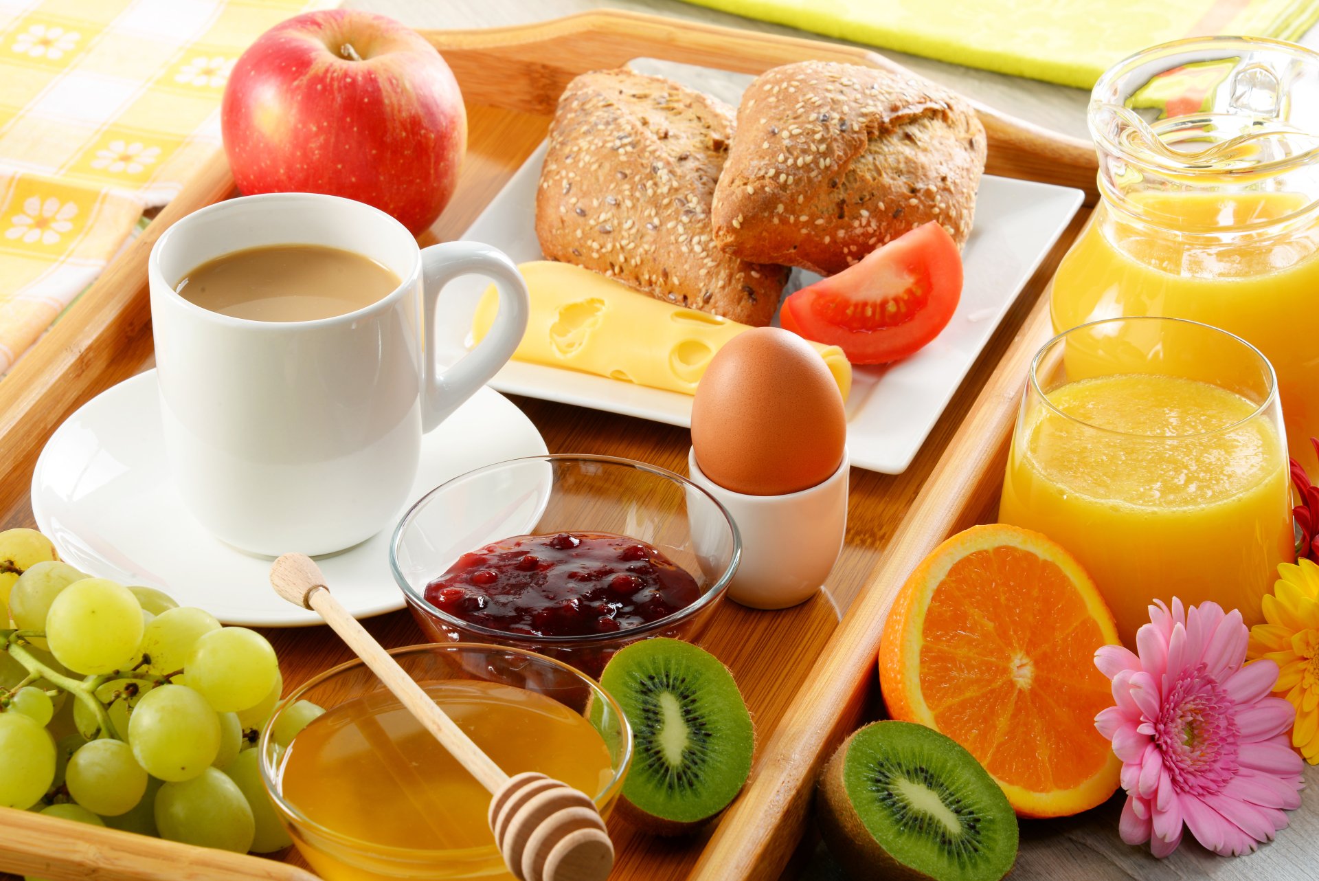 4K Ultra HD Breakfast Delight: Cheese, Fruit, Coffee & Honey Harmony ...