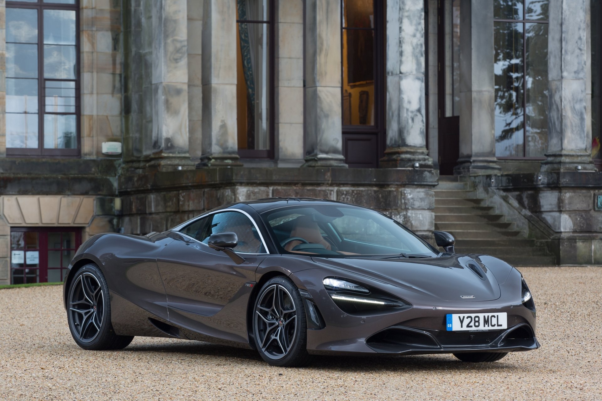 Stunning McLaren 720S: 4K Ultra HD Wallpaper of a Silver Supercar