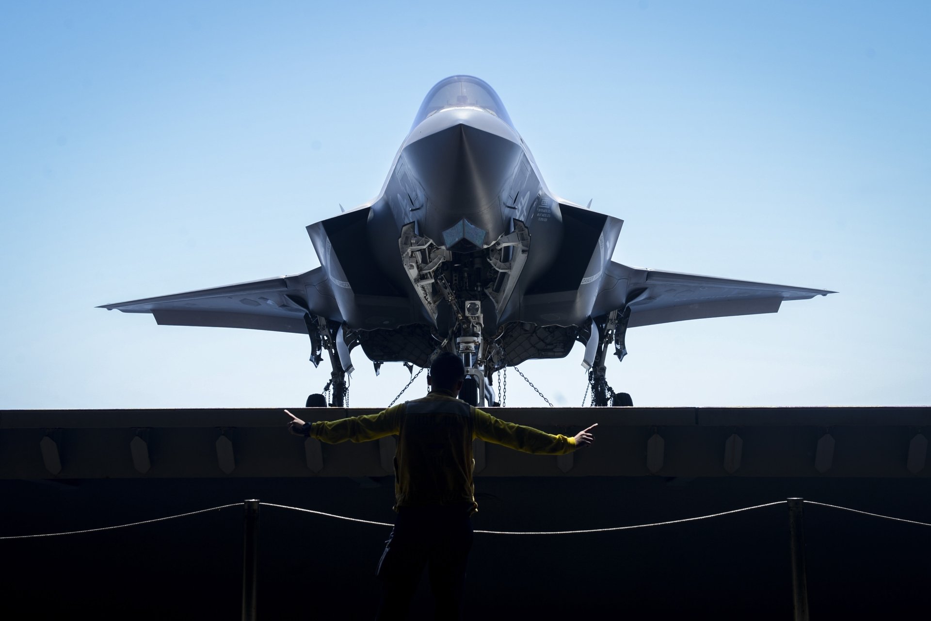 F-35 Lightning II: 4K Ultra HD Military Jet Fighter Wallpaper