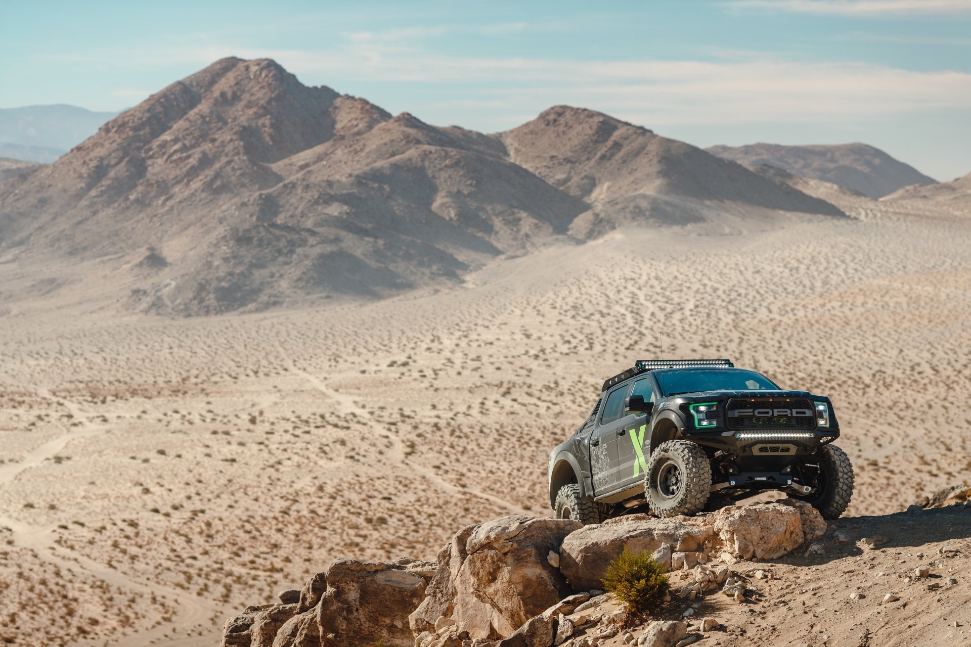 Download Desert Car Ford Vehicle Ford F-150 Raptor 4k Ultra HD Wallpaper